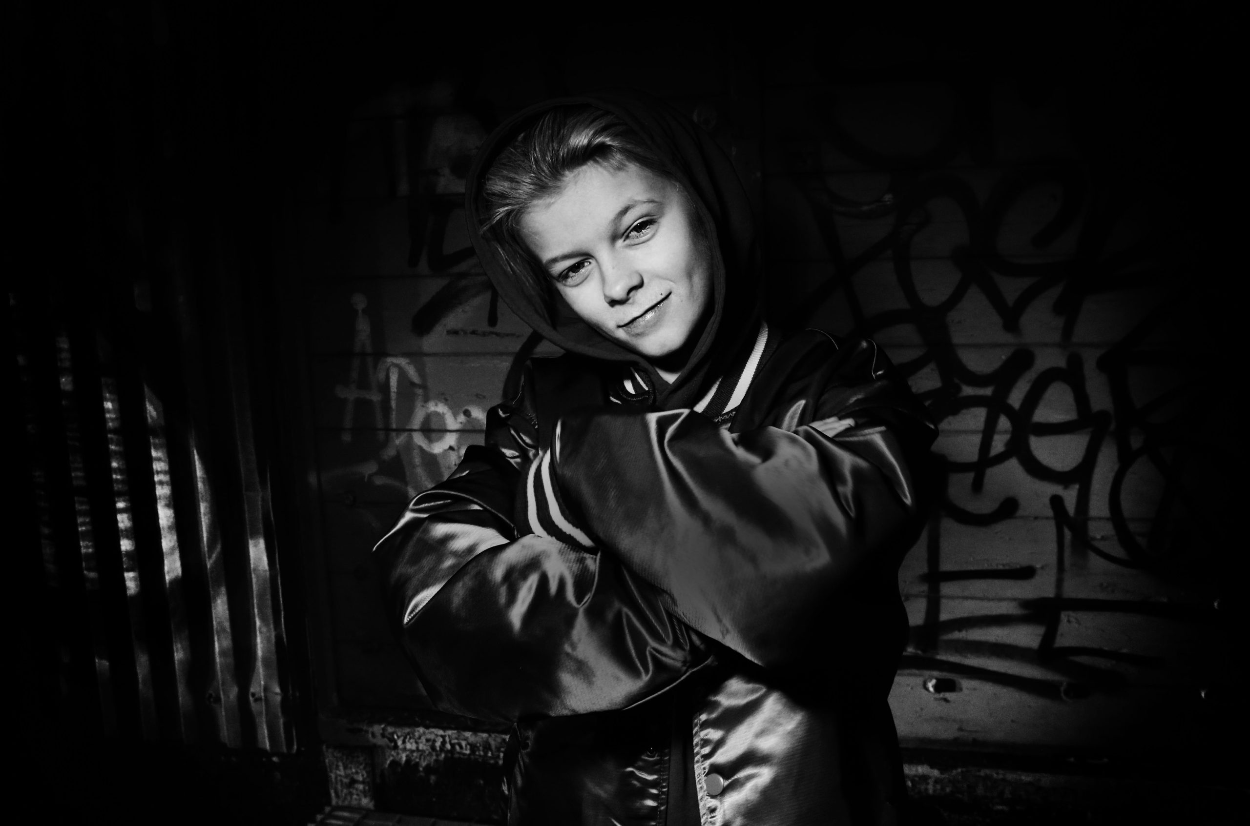 Melodifestivalen i Linköping, Theoz till semi - Johnny Gustavsson